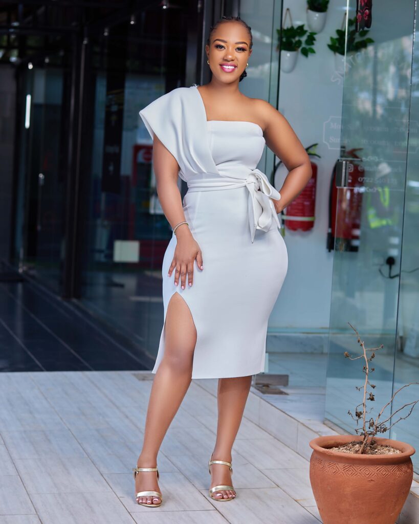 One arm white dress – SNATCHED